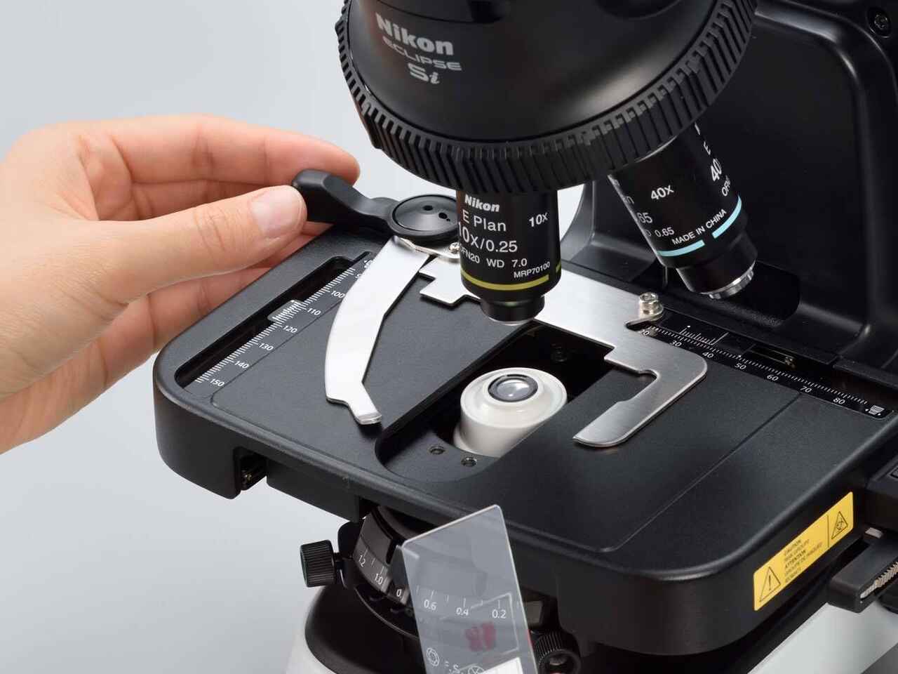 ECLIPSE Si | Microscopios verticales | Productos | Nikon Instruments Inc.